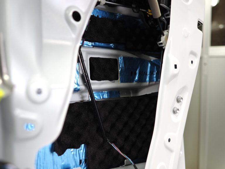 レクサス RX500h フロントスピーカー交換とアンプ内蔵DSP取り付け | 福岡のカーオーディオ専門店トーン